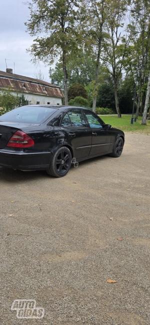 Black Mercedes-Benz E 270 2003 in Vilnius, with an engine capacity of 2.70 L and mileage of 359 thousand km for 1900 €, photo 5 on AUTOMOTO.COM.LV