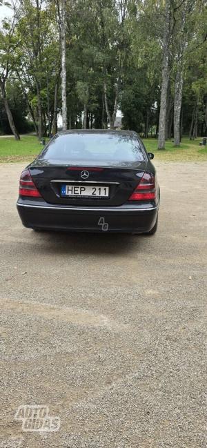 Black Mercedes-Benz E 270 2003 in Vilnius, with an engine capacity of 2.70 L and mileage of 359 thousand km for 1900 €, photo 6 on AUTOMOTO.COM.LV