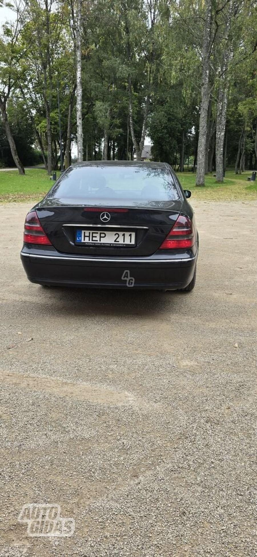 Black Mercedes-Benz E 270 2003 in Vilnius, with an engine capacity of 2.70 L and mileage of 359 thousand km for 1900 €, photo 6 on AUTOMOTO.COM.LV