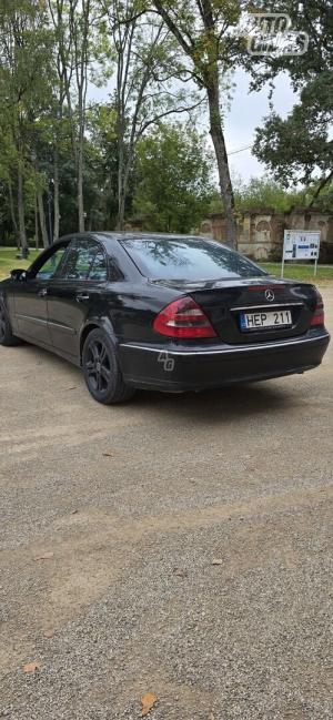 Black Mercedes-Benz E 270 2003 in Vilnius, with an engine capacity of 2.70 L and mileage of 359 thousand km for 1900 €, photo 7 on AUTOMOTO.COM.LV