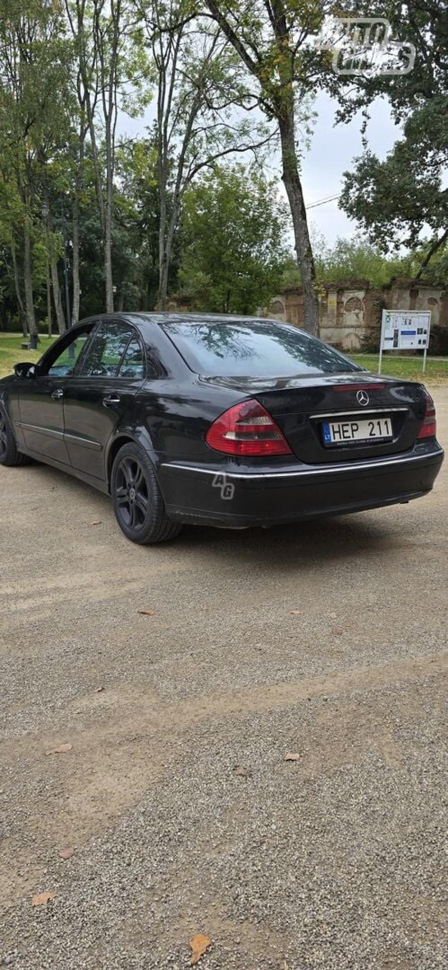 Black Mercedes-Benz E 270 2003 in Vilnius, with an engine capacity of 2.70 L and mileage of 359 thousand km for 1900 €, photo 7 on AUTOMOTO.COM.LV