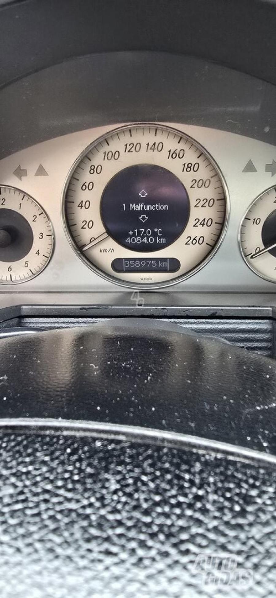 Black Mercedes-Benz E 270 2003 in Vilnius, with an engine capacity of 2.70 L and mileage of 359 thousand km for 1900 €, photo 8 on AUTOMOTO.COM.LV