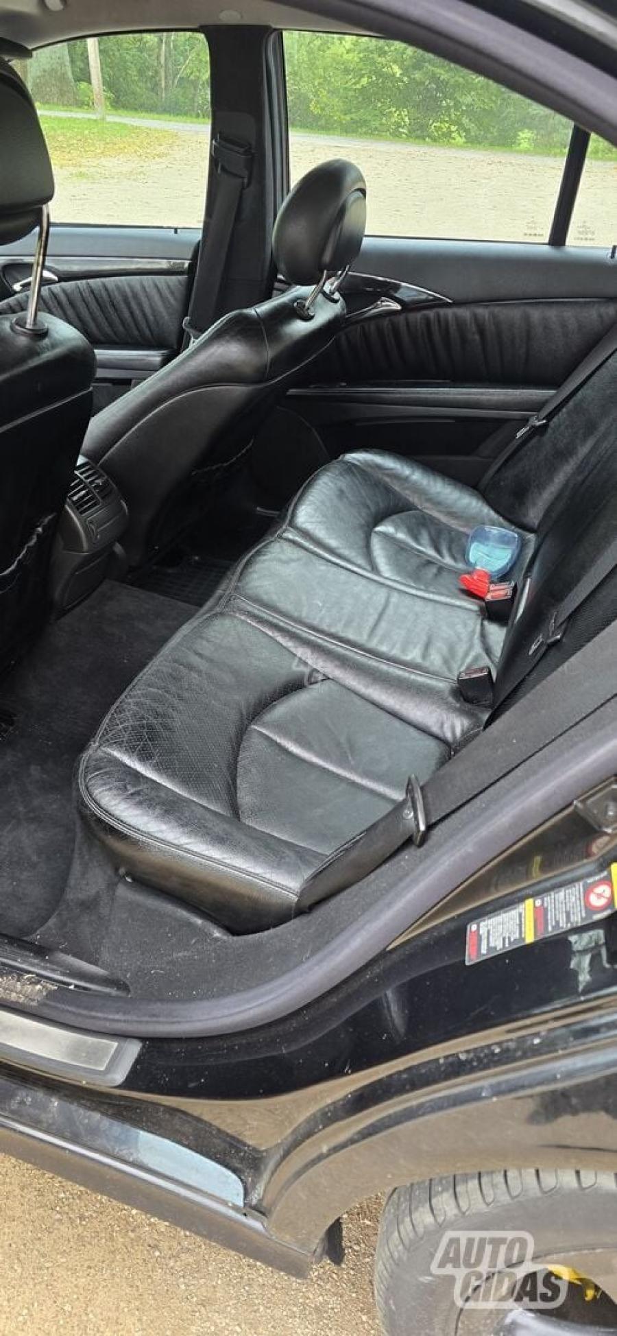 Black Mercedes-Benz E 270 2003 in Vilnius, with an engine capacity of 2.70 L and mileage of 359 thousand km for 1900 €, photo 9 on AUTOMOTO.COM.LV