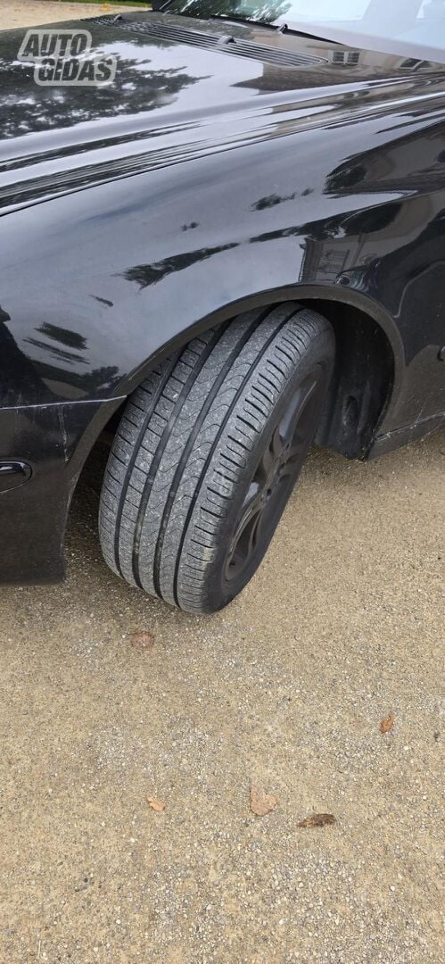 Black Mercedes-Benz E 270 2003 in Vilnius, with an engine capacity of 2.70 L and mileage of 359 thousand km for 1900 €, photo 12 on AUTOMOTO.COM.LV