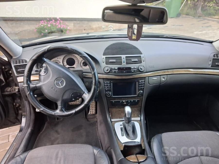 Melns Mercedes-Benz E 270 2003 Rēzekne, ar dzinēja tilpumu 2.70 L un nobraukumu 340 tūkst. km par 3200 €, foto 6 vietnē AUTOMOTO.COM.LV