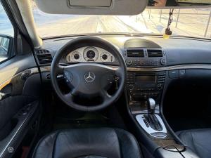 Black Mercedes-Benz E 270 2004 in Panevezys, with an engine capacity of 2.69 L and mileage of 399 thousand km for 2950 €, photo 8 on AUTOMOTO.COM.LV
