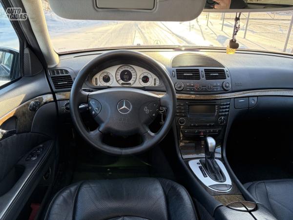 Black Mercedes-Benz E 270 2004 in Panevezys, with an engine capacity of 2.70 L and mileage of 399 thousand km for 2950 €, photo 8 on AUTOMOTO.COM.LV