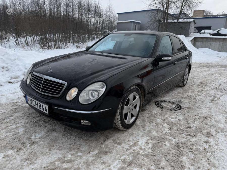Black Mercedes-Benz E 270 2004 in Vilnius, with an engine capacity of 2.69 L and mileage of 375 thousand km for 3000 €, photo 1 on AUTOMOTO.COM.LV