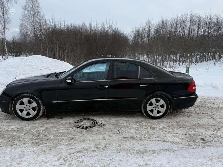 Black Mercedes-Benz E 270 2004 in Vilnius, with an engine capacity of 2.69 L and mileage of 375 thousand km for 3000 €, photo 7 on AUTOMOTO.COM.LV