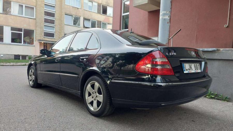 Black Mercedes-Benz E 270 2004 in Vilnius, with an engine capacity of 2.70 L and mileage of 496 thousand km for 2500 €, photo 1 on AUTOMOTO.COM.LV