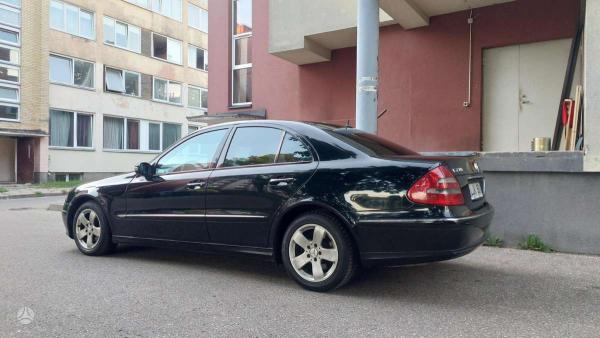Melns Mercedes-Benz E 270 2004 Viļņa, ar dzinēja tilpumu 2.70 L un nobraukumu 496 tūkst. km par 2500 €, foto 3 vietnē AUTOMOTO.COM.LV