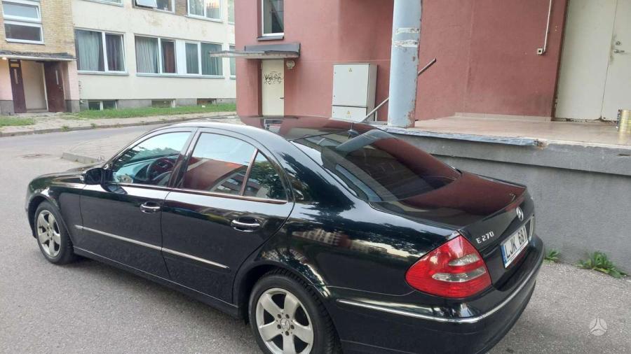 Black Mercedes-Benz E 270 2004 in Vilnius, with an engine capacity of 2.70 L and mileage of 496 thousand km for 2500 €, photo 5 on AUTOMOTO.COM.LV