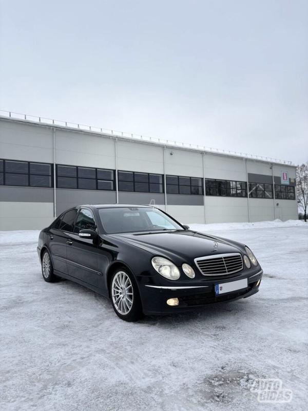 Melns Mercedes-Benz E 270 2004 Kauņa, ar dzinēja tilpumu 2.70 L un nobraukumu 480 tūkst. km par 2700 €, foto 1 vietnē AUTOMOTO.COM.LV