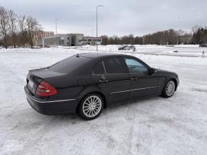 Melns Mercedes-Benz E 270 2004 Kauņa, ar dzinēja tilpumu 2.70 L un nobraukumu 480 tūkst. km par 2700 €, foto 4 vietnē AUTOMOTO.COM.LV