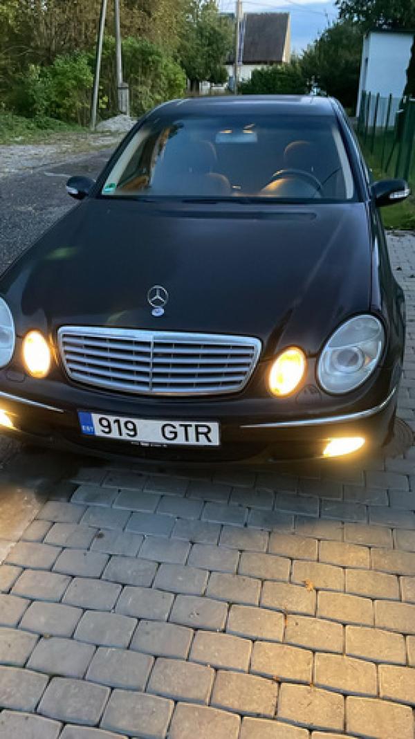 Melns Mercedes-Benz E 270 2004 Narva, ar dzinēja tilpumu 0.00 L un nobraukumu 389 tūkst. km par 2700 €, foto 1 vietnē AUTOMOTO.COM.LV