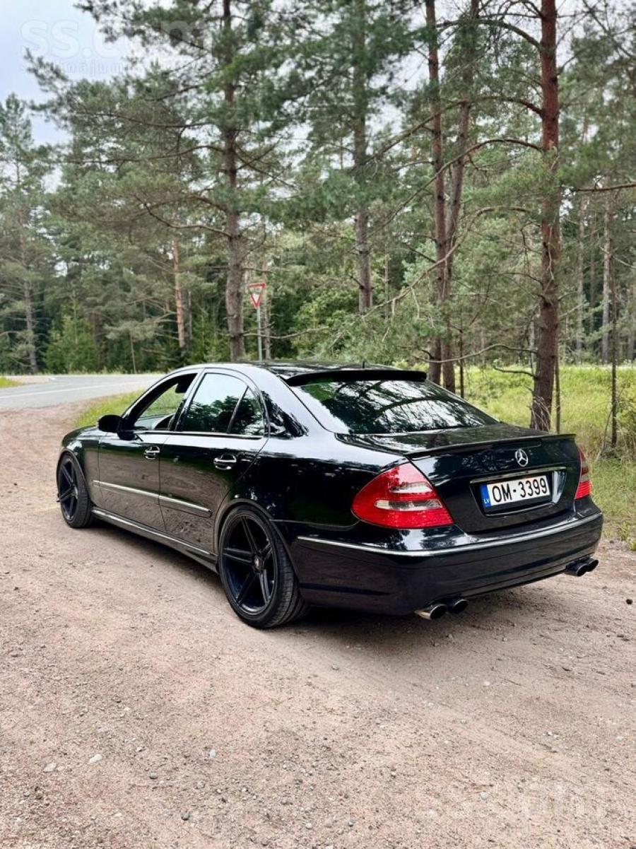 Melns Mercedes-Benz E 270 2004 Liepāja, ar dzinēja tilpumu 2.70 L un nobraukumu 368 tūkst. km par 6200 €, foto 3 vietnē AUTOMOTO.COM.LV
