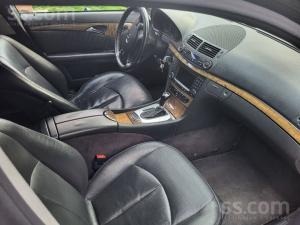 Melns Mercedes-Benz E 270 2004 Liepāja, ar dzinēja tilpumu 2.70 L un nobraukumu 368 tūkst. km par 6200 €, foto 7 vietnē AUTOMOTO.COM.LV