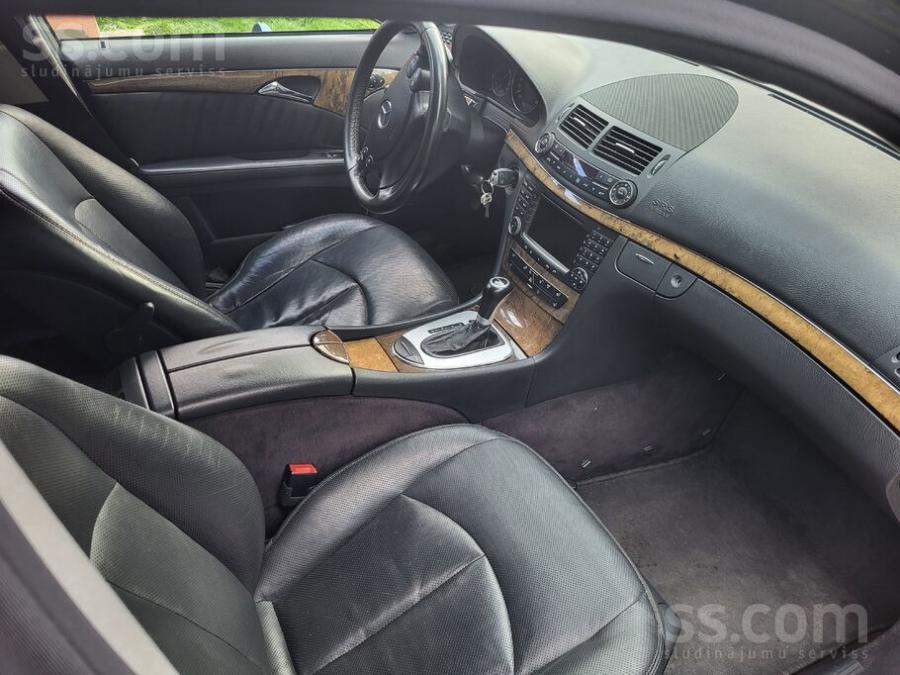 Melns Mercedes-Benz E 270 2004 Liepāja, ar dzinēja tilpumu 2.70 L un nobraukumu 368 tūkst. km par 6200 €, foto 7 vietnē AUTOMOTO.COM.LV