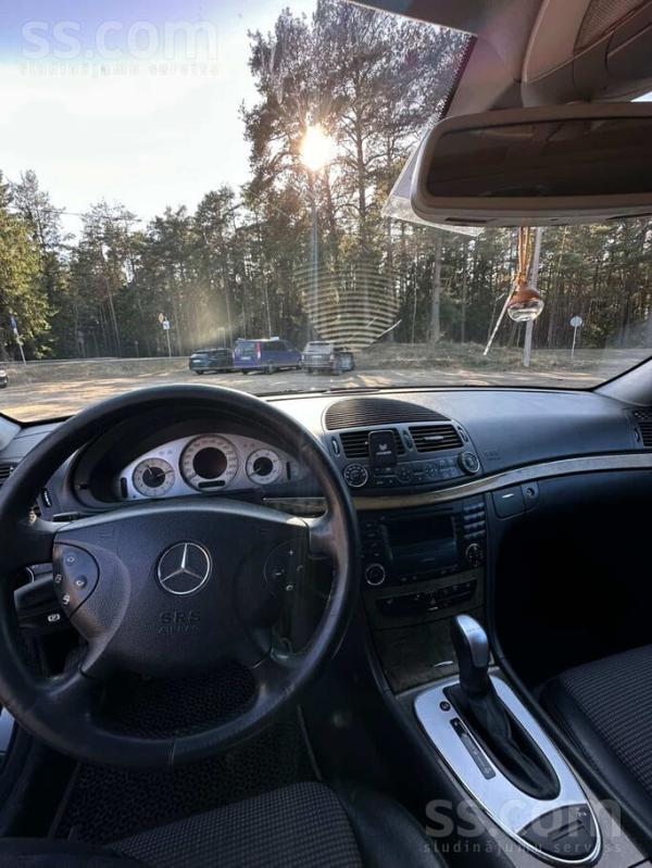 Melns Mercedes-Benz E 270 2005 Rīga, ar dzinēja tilpumu 2.70 L un nobraukumu 397 tūkst. km par 3150 €, foto 9 vietnē AUTOMOTO.COM.LV