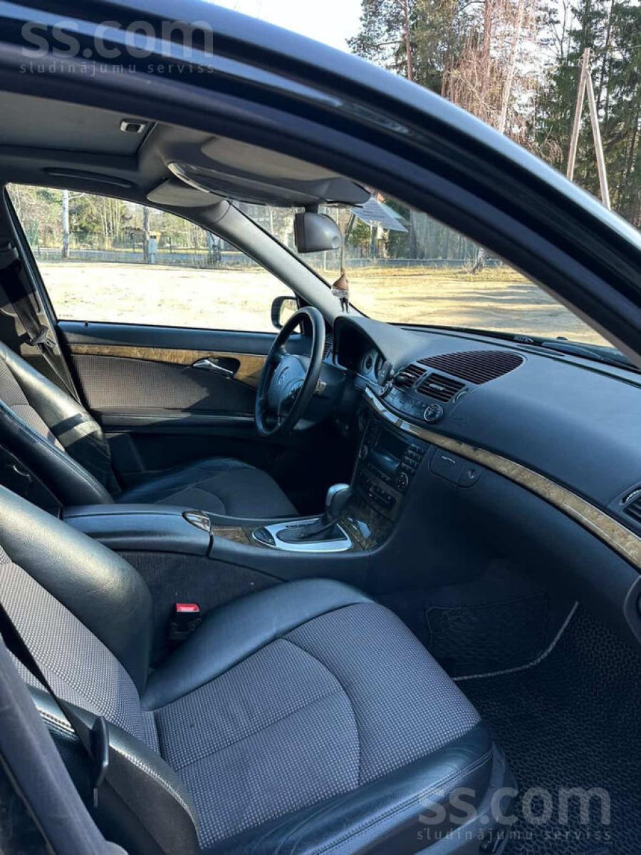 Black Mercedes-Benz E 270 2005 in Riga, with an engine capacity of 2.70 L and mileage of 397 thousand km for 3150 €, photo 11 on AUTOMOTO.COM.LV
