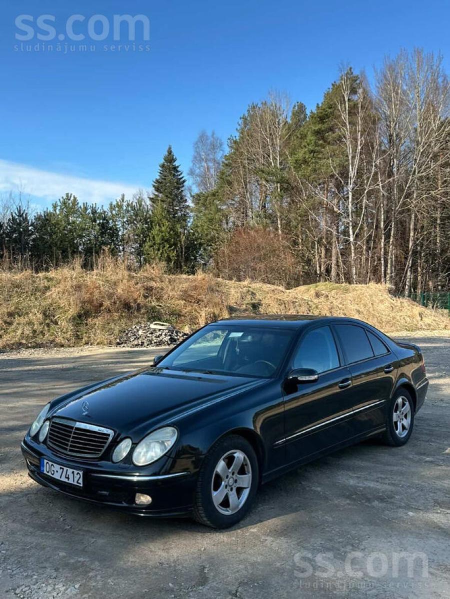 Black Mercedes-Benz E 270 2005 in Riga, with an engine capacity of 2.70 L and mileage of 397 thousand km for 3150 €, photo 16 on AUTOMOTO.COM.LV