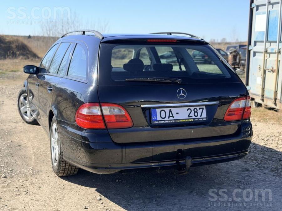 Черный Мерседес Е 270 2003 в Рига, объемом двигателя 2.70 л и пробегом 344 тыс. км за 2900 €, фото 3 на AUTOMOTO.COM.LV