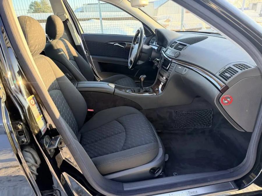 Melns Mercedes-Benz E 270 2003 Rīga, ar dzinēja tilpumu 2.70 L un nobraukumu 344 tūkst. km par 2995 €, foto 13 vietnē AUTOMOTO.COM.LV