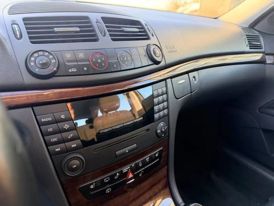 Melns Mercedes-Benz E 270 2003 Rīga, ar dzinēja tilpumu 2.70 L un nobraukumu 344 tūkst. km par 2995 €, foto 18 vietnē AUTOMOTO.COM.LV