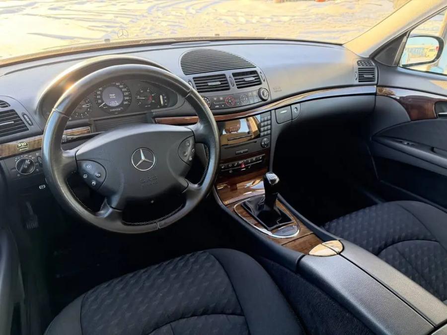 Melns Mercedes-Benz E 270 2003 Rīga, ar dzinēja tilpumu 2.70 L un nobraukumu 344 tūkst. km par 2995 €, foto 20 vietnē AUTOMOTO.COM.LV
