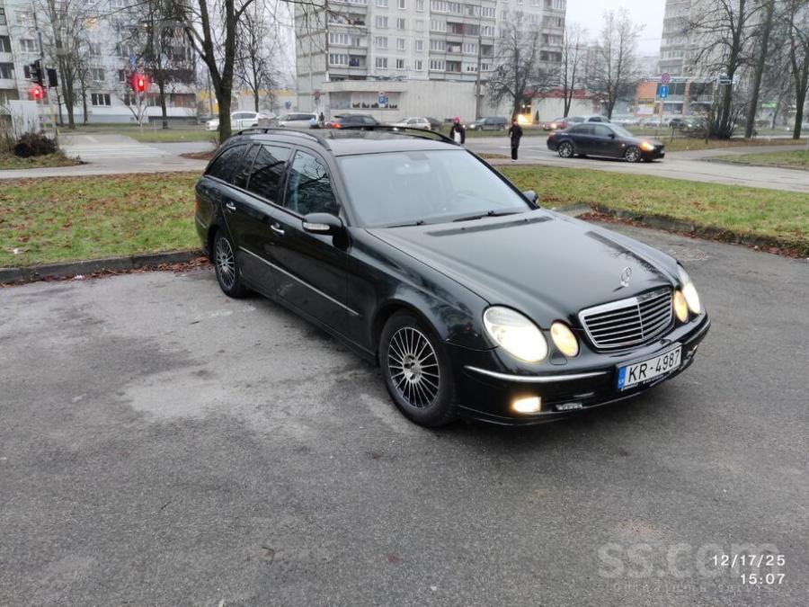Melns Mercedes-Benz E 270 2004 Rīga, ar dzinēja tilpumu 2.70 L un nobraukumu 430 tūkst. km par 2750 €, foto 3 vietnē AUTOMOTO.COM.LV
