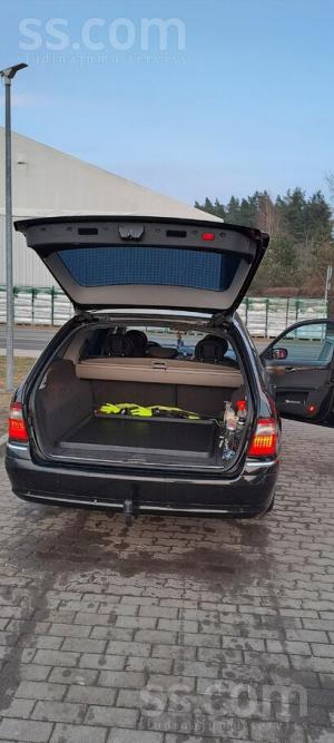 Black Mercedes-Benz E 270 2004 in Riga, with an engine capacity of 2.70 L and mileage of 340 thousand km for 3000 €, photo 8 on AUTOMOTO.COM.LV