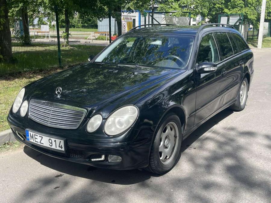 Черный Мерседес Е 270 2004 в Каунас, объемом двигателя 2.69 л и пробегом 333 тыс. км за 1900 €, фото 1 на AUTOMOTO.COM.LV