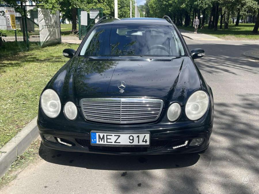 Черный Мерседес Е 270 2004 в Каунас, объемом двигателя 2.69 л и пробегом 333 тыс. км за 1900 €, фото 3 на AUTOMOTO.COM.LV