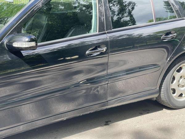 Black Mercedes-Benz E 270 2004 in Kaunas, with an engine capacity of 2.69 L and mileage of 333 thousand km for 1900 €, photo 4 on AUTOMOTO.COM.LV