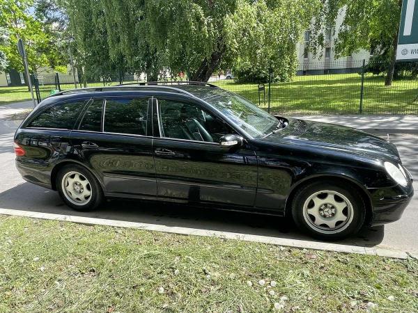 Black Mercedes-Benz E 270 2004 in Kaunas, with an engine capacity of 2.69 L and mileage of 333 thousand km for 1900 €, photo 10 on AUTOMOTO.COM.LV