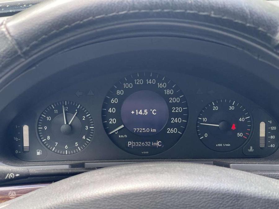 Черный Мерседес Е 270 2004 в Каунас, объемом двигателя 2.69 л и пробегом 333 тыс. км за 1900 €, фото 15 на AUTOMOTO.COM.LV