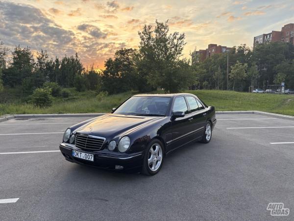Zils Mercedes-Benz E 270 2001 Kauņa, ar dzinēja tilpumu 2.70 L un nobraukumu 264 tūkst. km par 5000 €, foto 2 vietnē AUTOMOTO.COM.LV