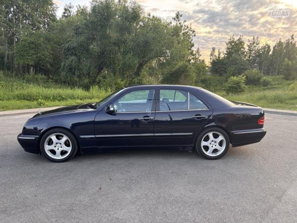 Zils Mercedes-Benz E 270 2001 Kauņa, ar dzinēja tilpumu 2.70 L un nobraukumu 264 tūkst. km par 5000 €, foto 3 vietnē AUTOMOTO.COM.LV