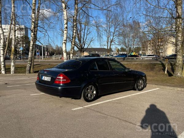 Blue Mercedes-Benz E 270 2002 in Ogre, with an engine capacity of 2.70 L and mileage of 326 thousand km for 3300 €, photo 3 on AUTOMOTO.COM.LV