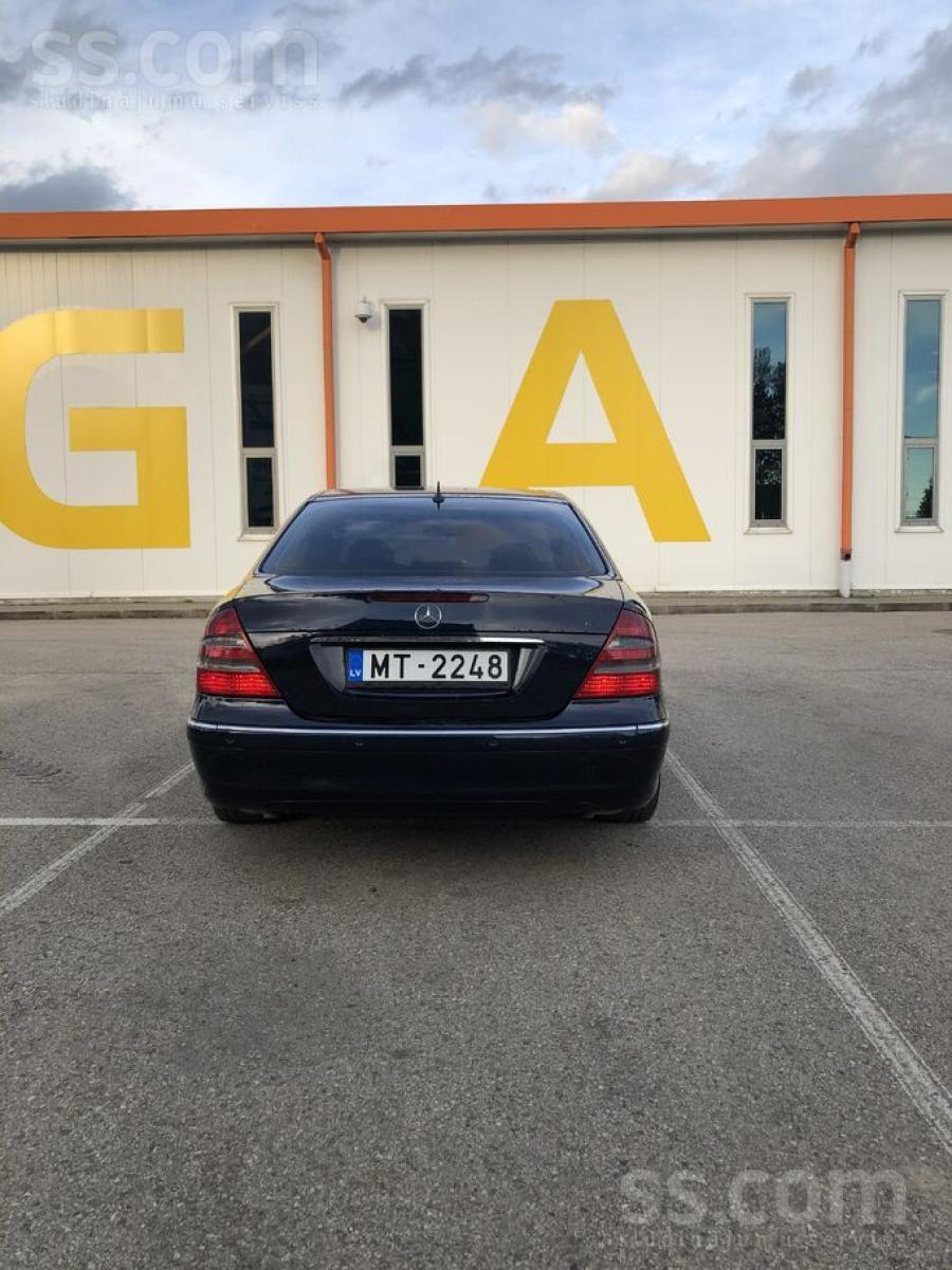 Zils Mercedes-Benz E 270 2002 Daugavpils, ar dzinēja tilpumu 2.70 L un nobraukumu 327 tūkst. km par 2700 €, foto 8 vietnē AUTOMOTO.COM.LV