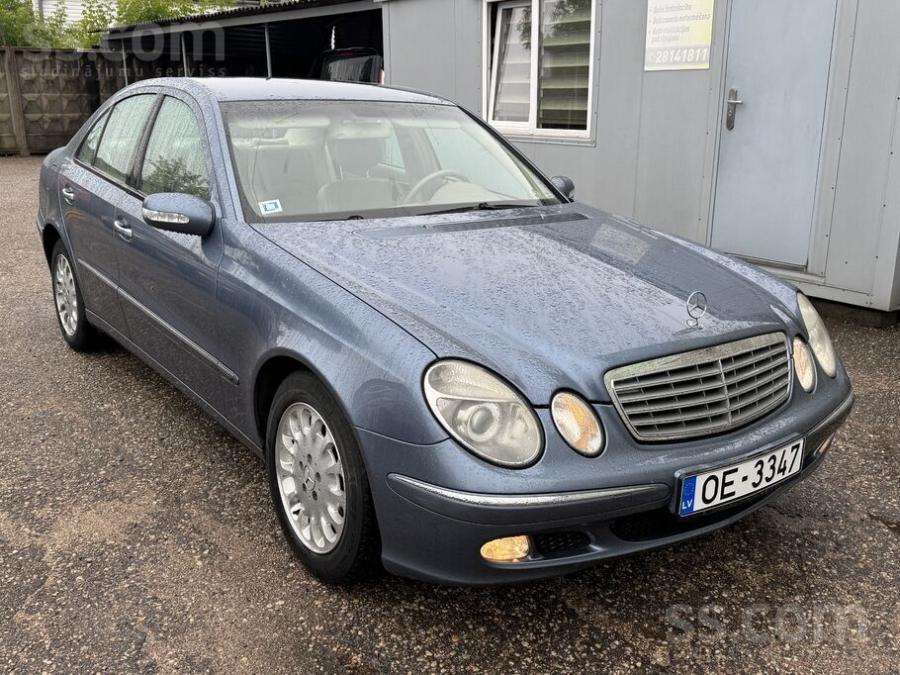 Blue Mercedes-Benz E 270 2002 in Daugavpils, with an engine capacity of 2.70 L and mileage of 0 thousand km for 2390 €, photo 1 on AUTOMOTO.COM.LV