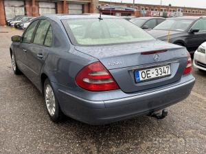 Blue Mercedes-Benz E 270 2002 in Daugavpils, with an engine capacity of 2.70 L and mileage of 0 thousand km for 2390 €, photo 4 on AUTOMOTO.COM.LV