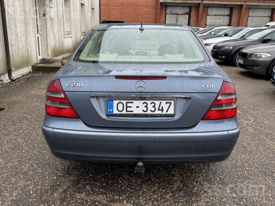 Blue Mercedes-Benz E 270 2002 in Daugavpils, with an engine capacity of 2.70 L and mileage of 0 thousand km for 2390 €, photo 5 on AUTOMOTO.COM.LV
