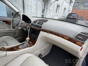Blue Mercedes-Benz E 270 2002 in Daugavpils, with an engine capacity of 2.70 L and mileage of 0 thousand km for 2390 €, photo 17 on AUTOMOTO.COM.LV