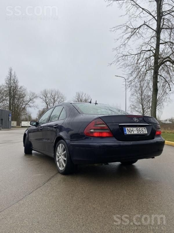 Zils Mercedes-Benz E 270 2002 Jēkabpils, ar dzinēja tilpumu 2.70 L un nobraukumu 381 tūkst. km par 2150 €, foto 4 vietnē AUTOMOTO.COM.LV