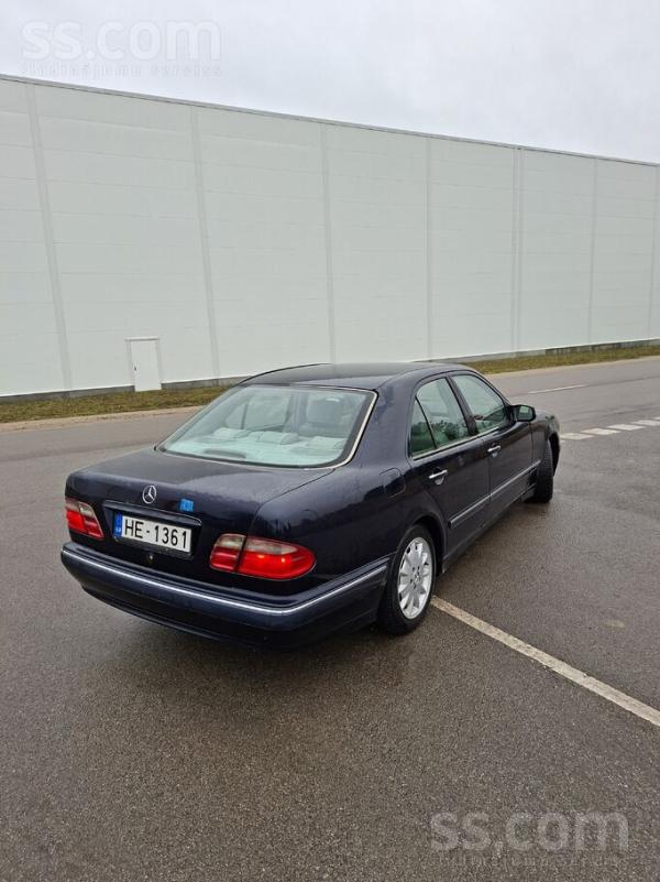 Zils Mercedes-Benz E 270 2002 Rīga, ar dzinēja tilpumu 2.70 L un nobraukumu 244 tūkst. km par 2200 €, foto 2 vietnē AUTOMOTO.COM.LV