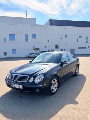 Zils Mercedes-Benz E 270 2002 Rēzekne, ar dzinēja tilpumu 2.70 L un nobraukumu 354 tūkst. km par 1700 €, foto  vietnē AUTOMOTO.COM.LV