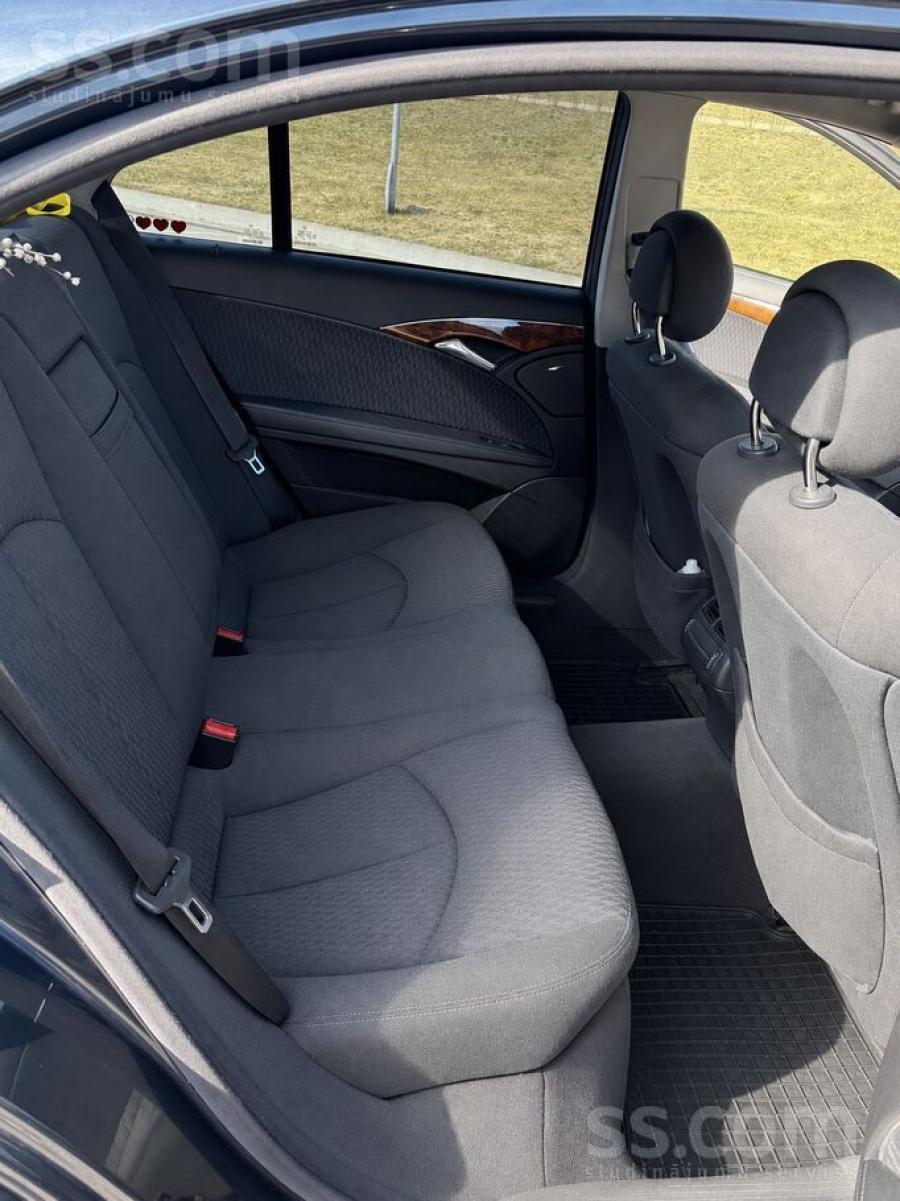 Zils Mercedes-Benz E 270 2002 Rēzekne, ar dzinēja tilpumu 2.70 L un nobraukumu 354 tūkst. km par 1700 €, foto 6 vietnē AUTOMOTO.COM.LV