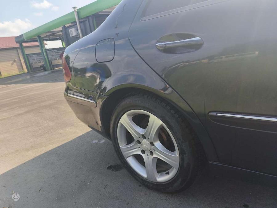 Zils Mercedes-Benz E 270 2002 Jonava, ar dzinēja tilpumu 2.70 L un nobraukumu 400 tūkst. km par 2250 €, foto 7 vietnē AUTOMOTO.COM.LV