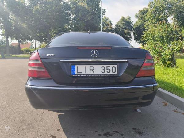 Синий Мерседес Е 270 2002 в Ионава, объемом двигателя 2.70 л и пробегом 400 тыс. км за 2250 €, фото 7 на AUTOMOTO.COM.LV